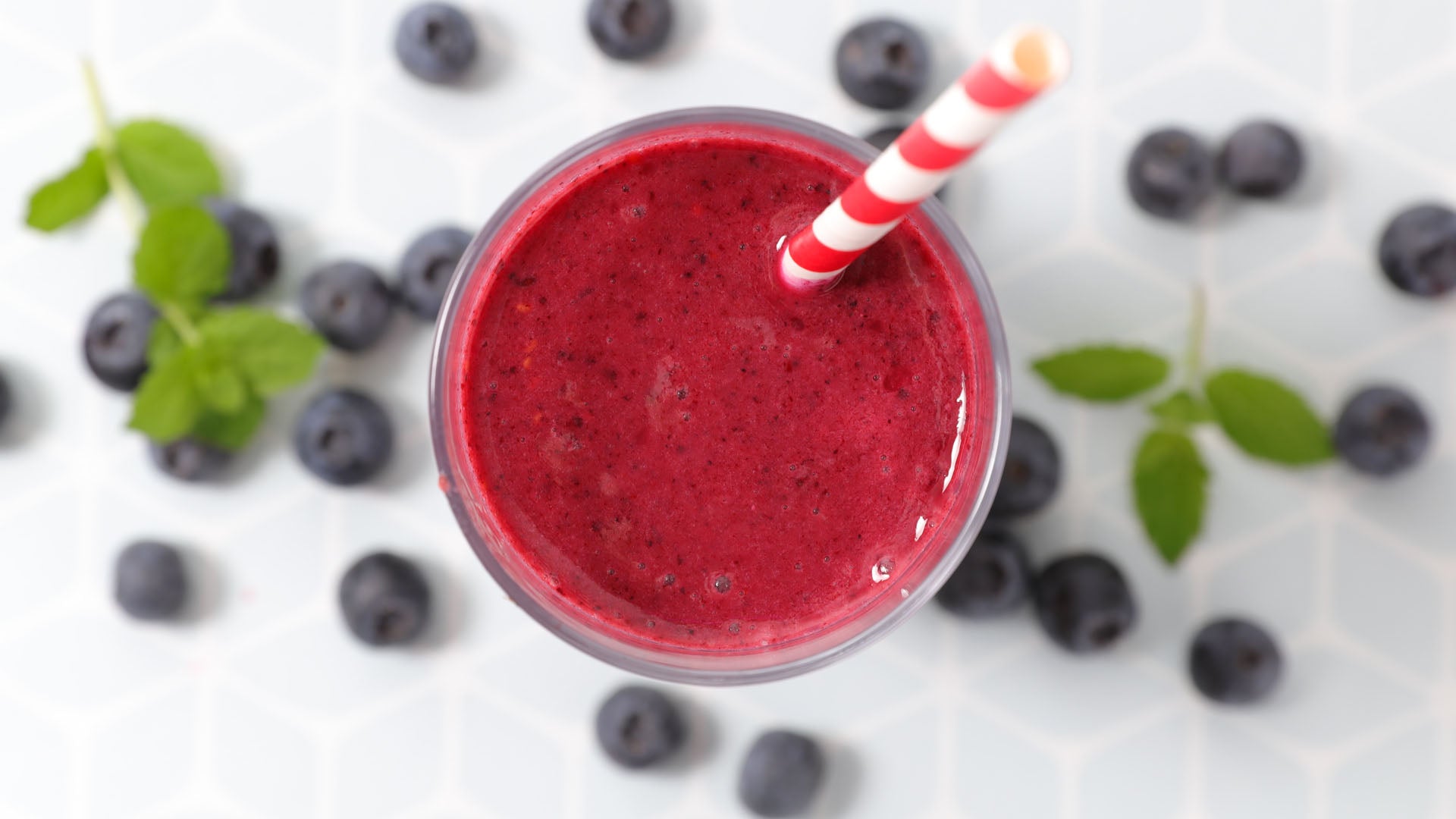 Berries & Greens Smoothie – Ayurveda Woman
